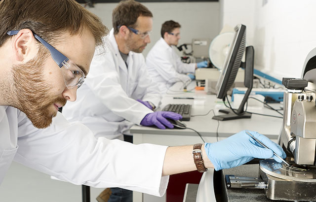 Queen Mary and Paragraf awarded £500,000 to explore using Graphene to ...